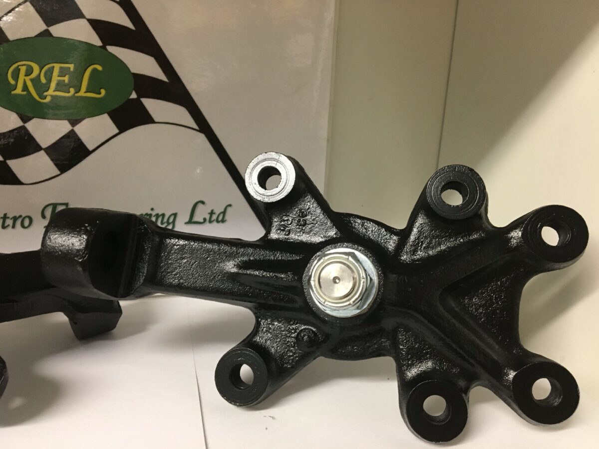 Hub carrier with heavy duty stub axle – pair – Retro Engineering