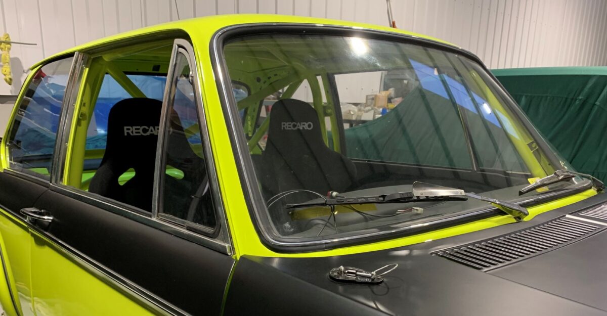 Laminated, heated windscreen – Retro Engineering