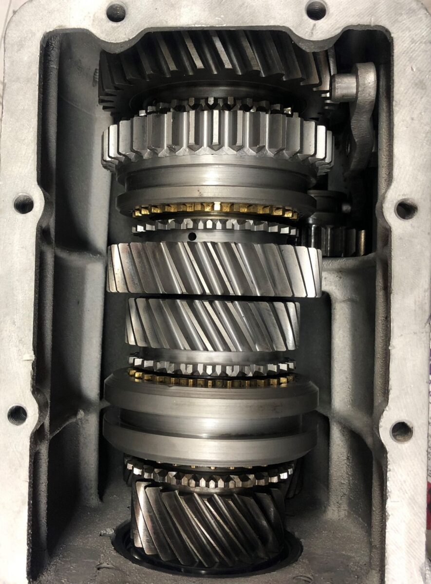 Re-conditioned (3 rail) non-overdrive gearbox – Retro Engineering
